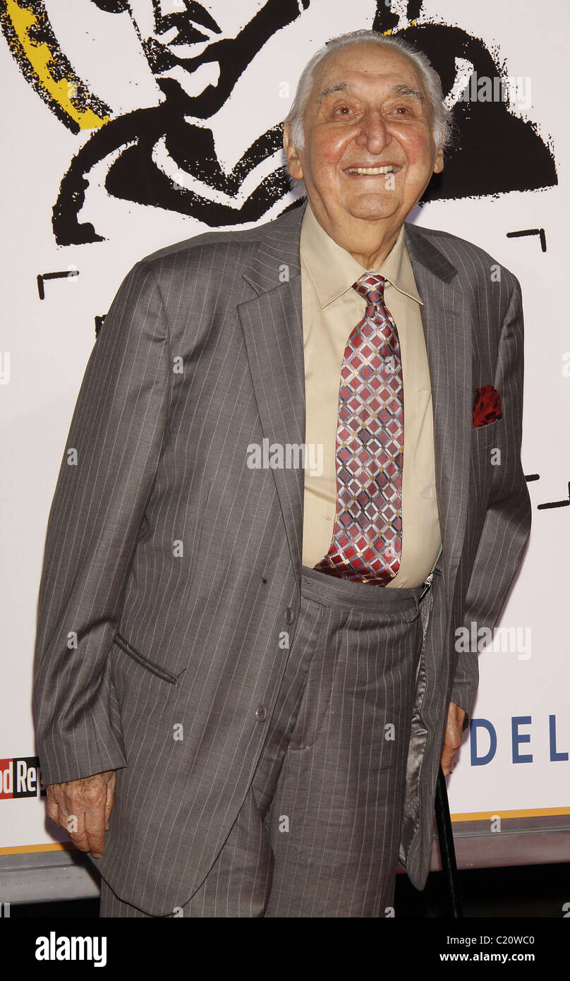 Fyvush Finkel Premiere of 'A Serious Man' at the Ziegfeld Theatre New ...