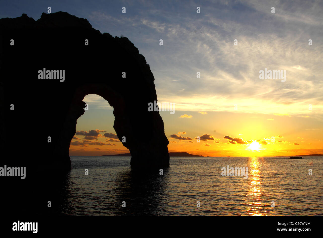A view of Durdle Door rock formation on the Dorset Coast of England ...