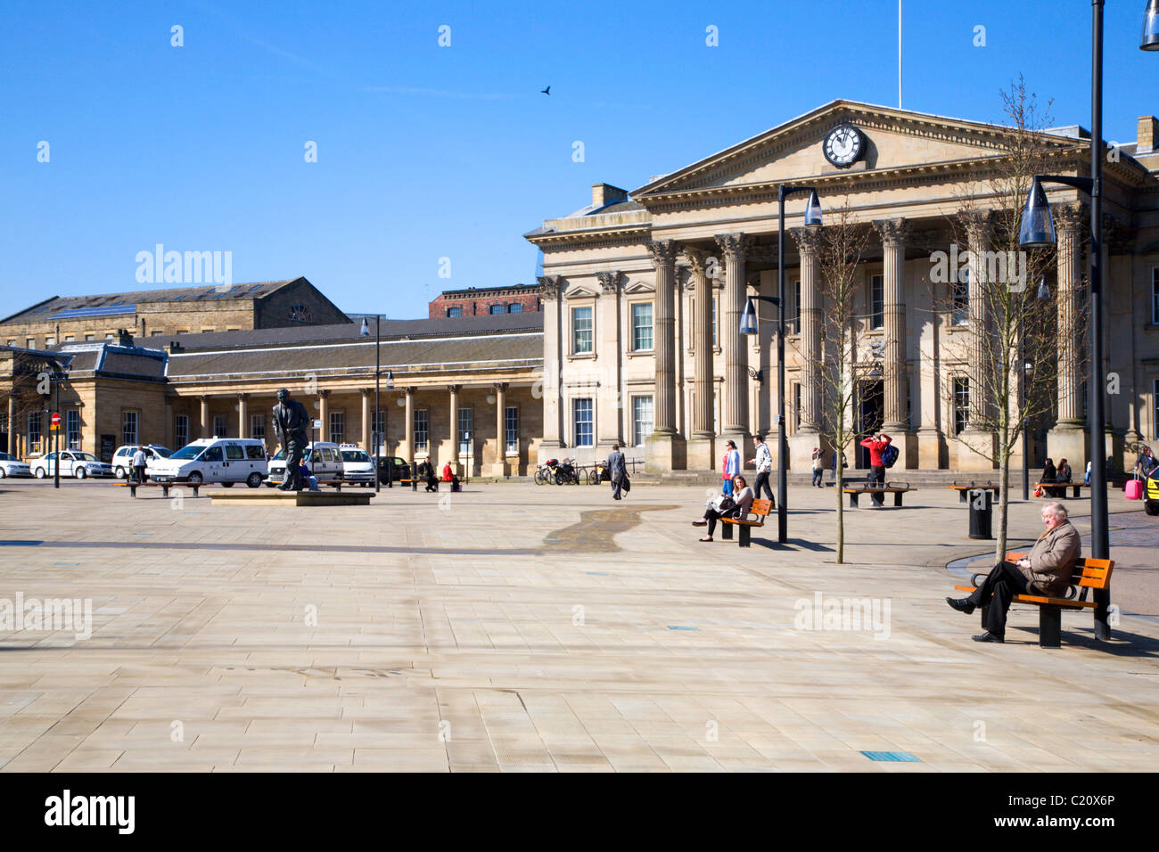 St Georges Square Huddersfield West Yorkshire England Stock Photo - Alamy