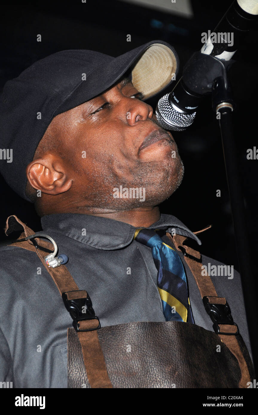 Corey Glover performs with Living Colour at the Key Club Los Angeles ...