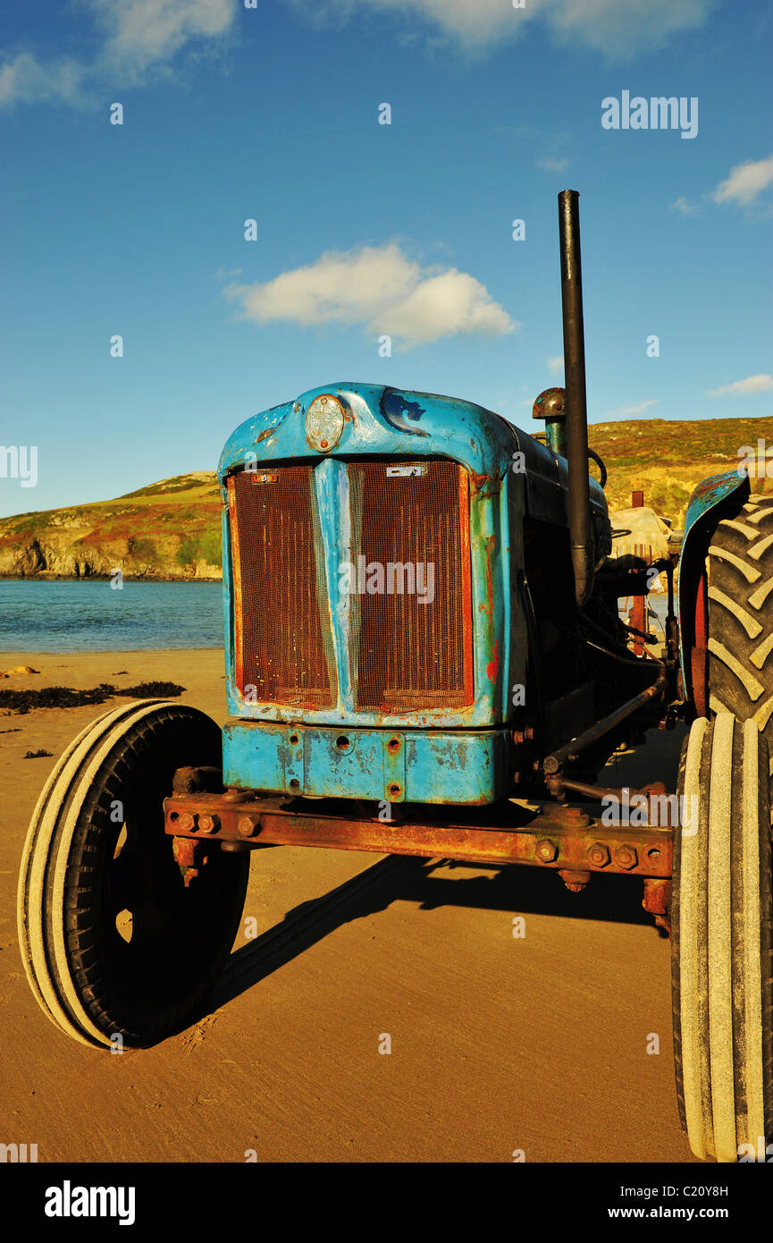 Fordson major diesel tractor hi-res stock photography and images - Alamy