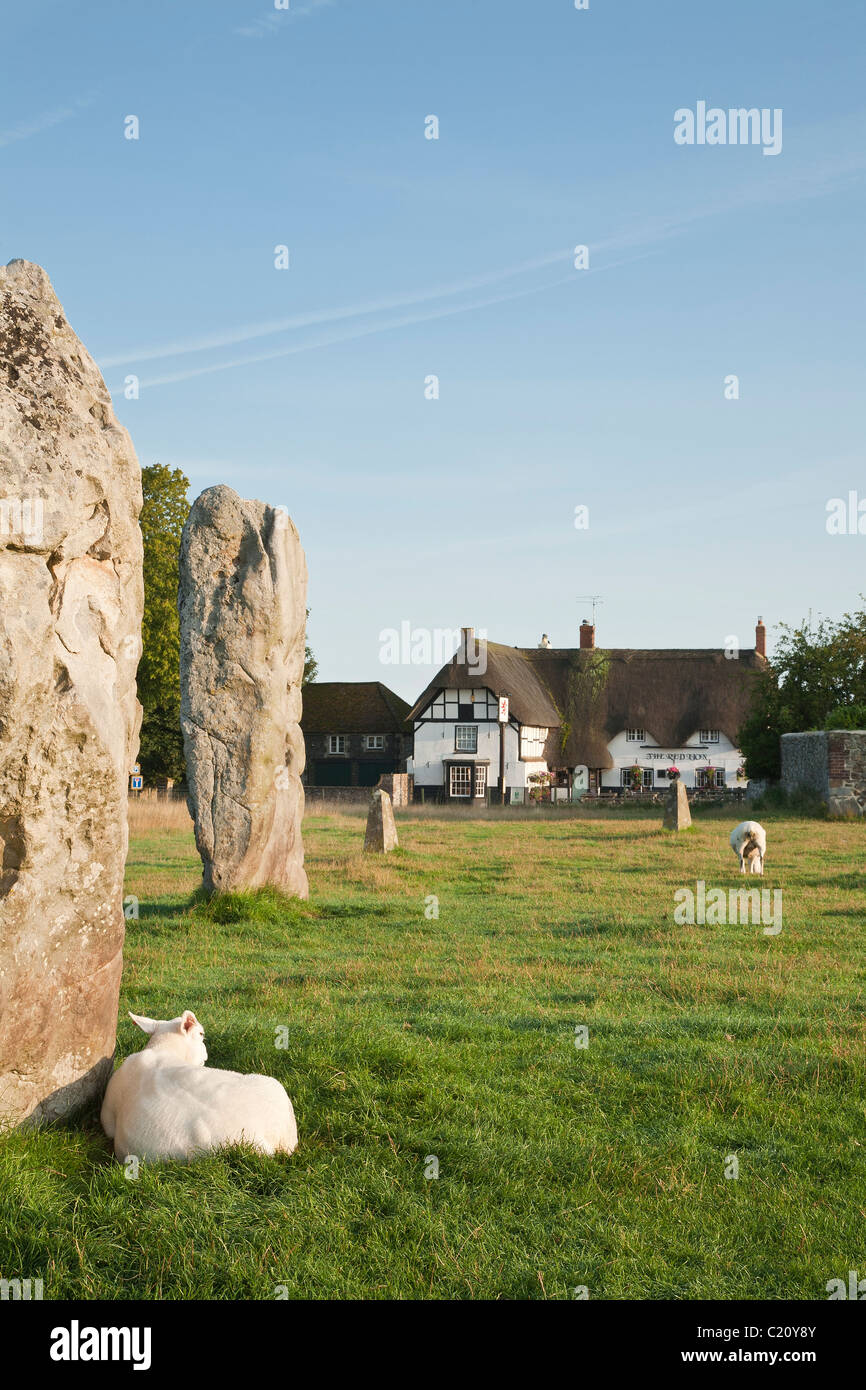 Avebury stone circle hi-res stock photography and images - Alamy
