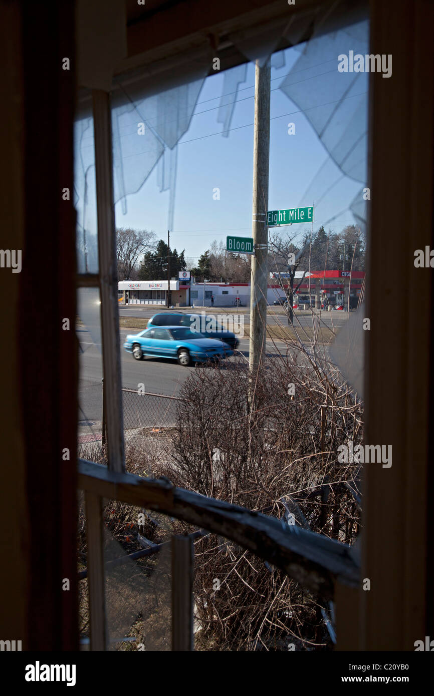 Eight Mile Road in Detroit Stock Photo - Alamy