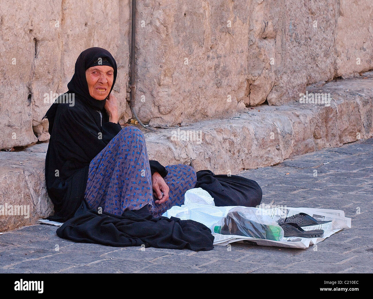 Women in traditional clothes damascus hi-res stock photography and ...