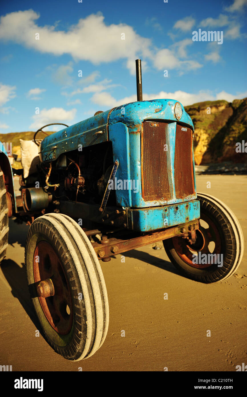 Fordson Major E1 Diesel Tractor Stock Photo - Alamy