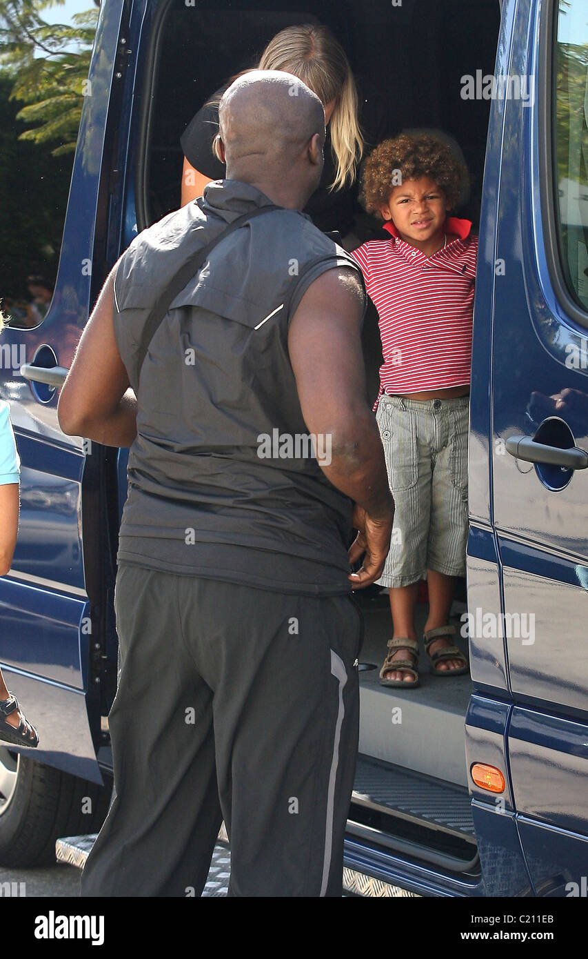 Seal takes his son Henry Samuel to a martial arts class Los Angeles ...