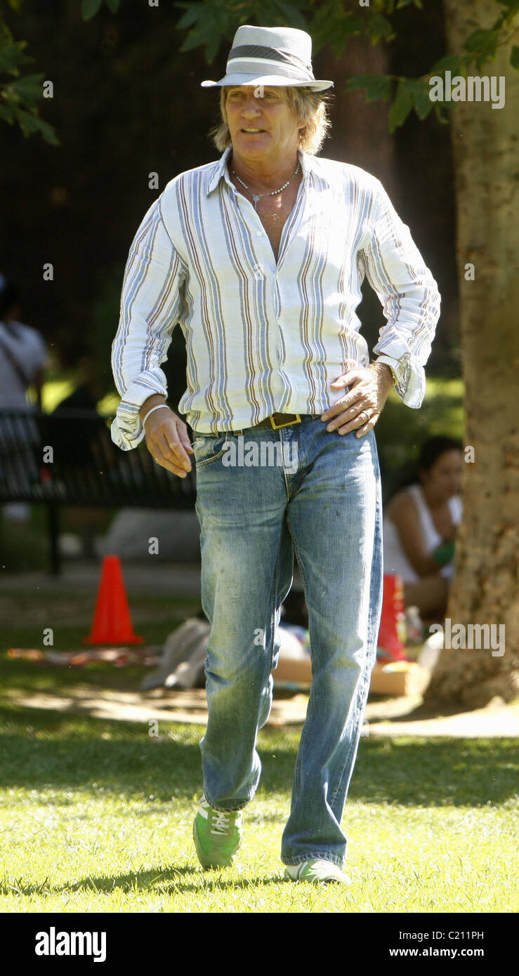 Rocker Rod Stewart at Cold Water Park in Beverly Hills Los Angeles ...