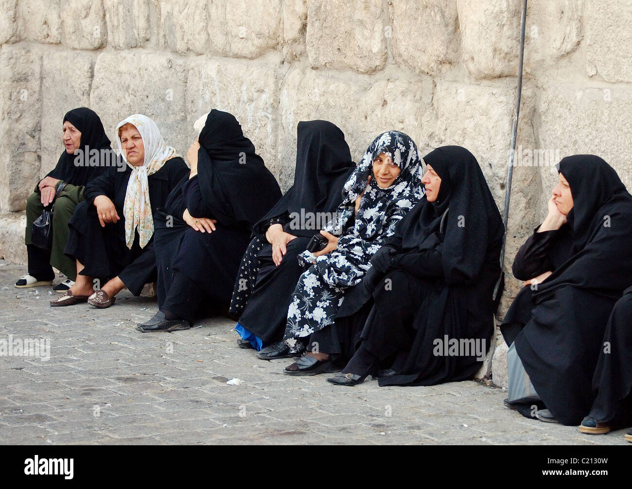 Women in traditional clothes damascus hi-res stock photography and ...