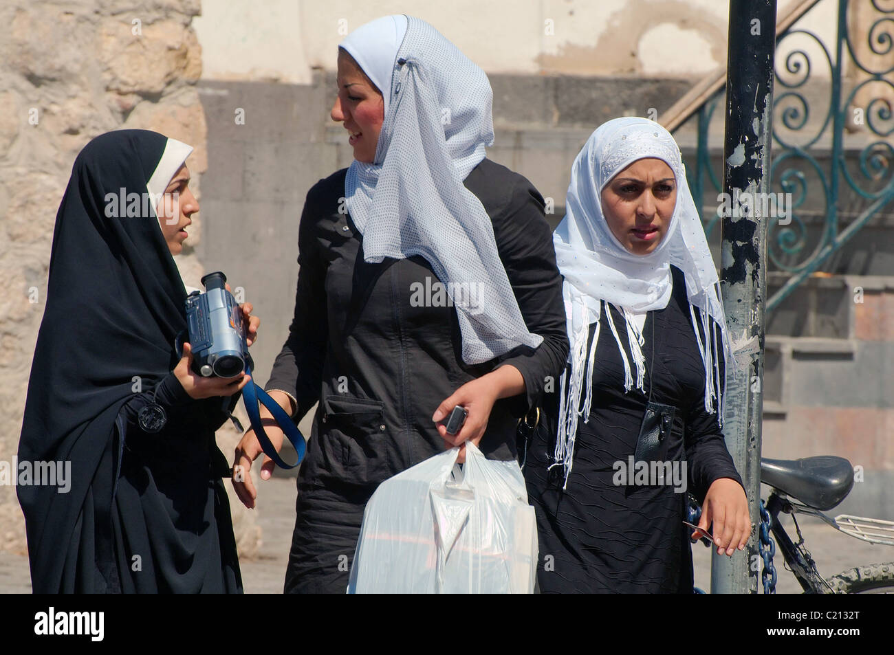 Women in traditional clothes damascus hi-res stock photography and ...