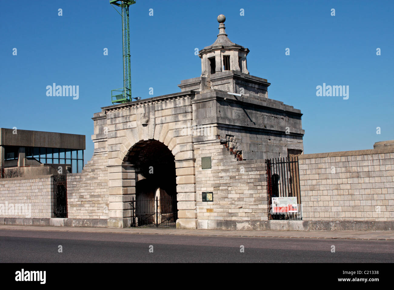 Land port gate hi-res stock photography and images - Alamy