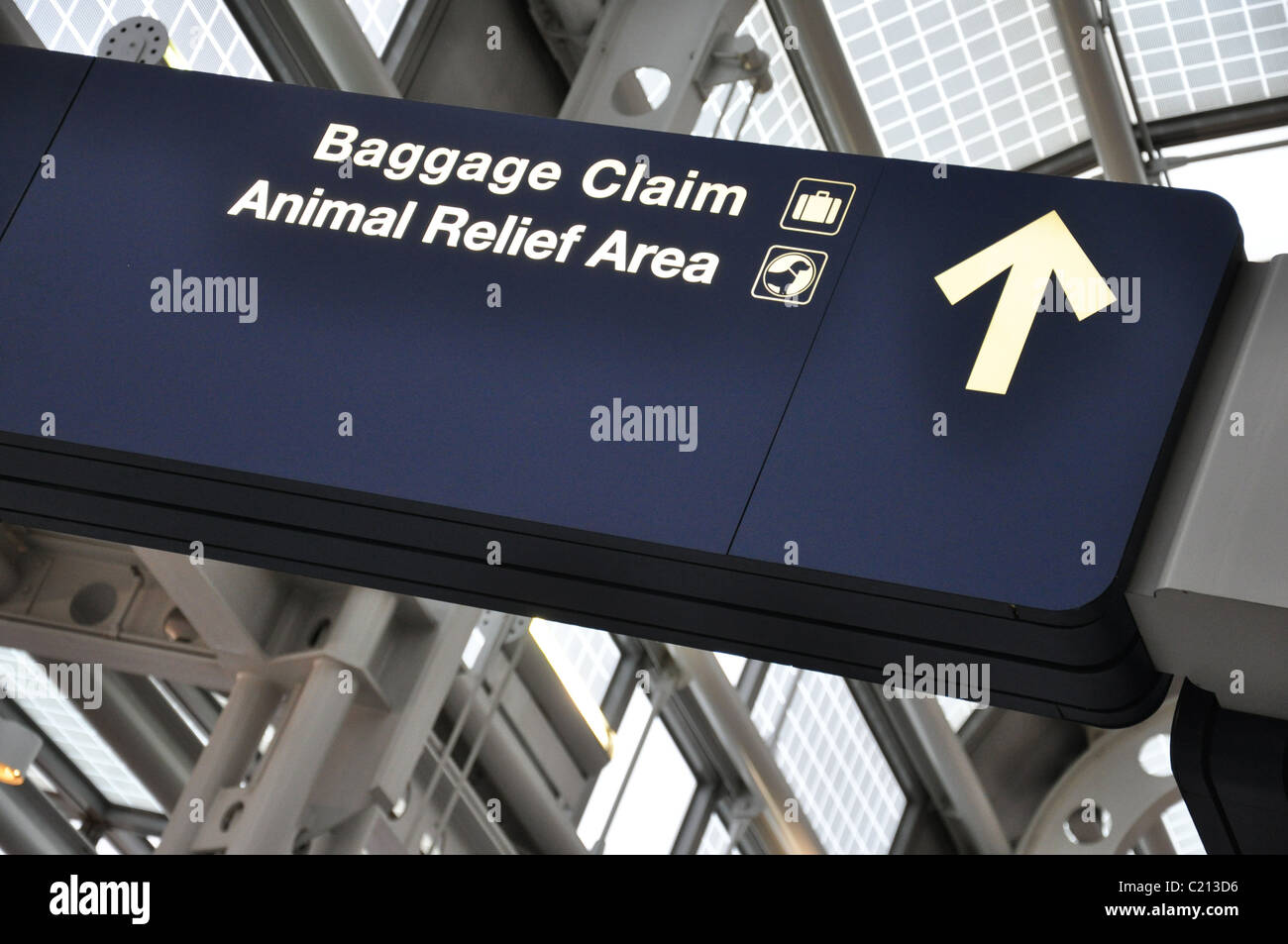 Baggage claim sign hi-res stock photography and images - Alamy