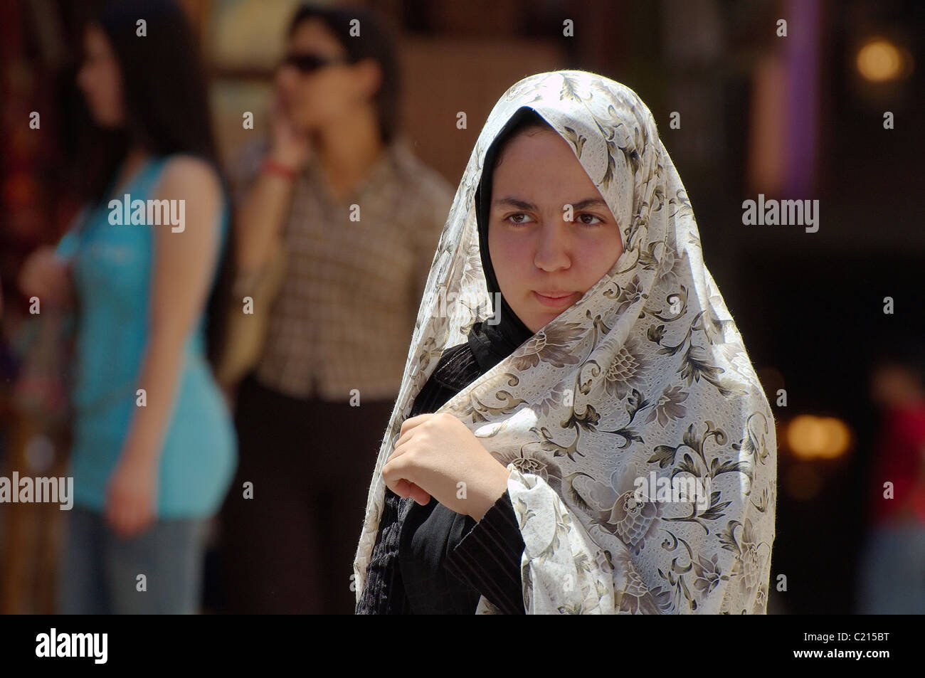 Women in traditional clothes damascus hi-res stock photography and ...