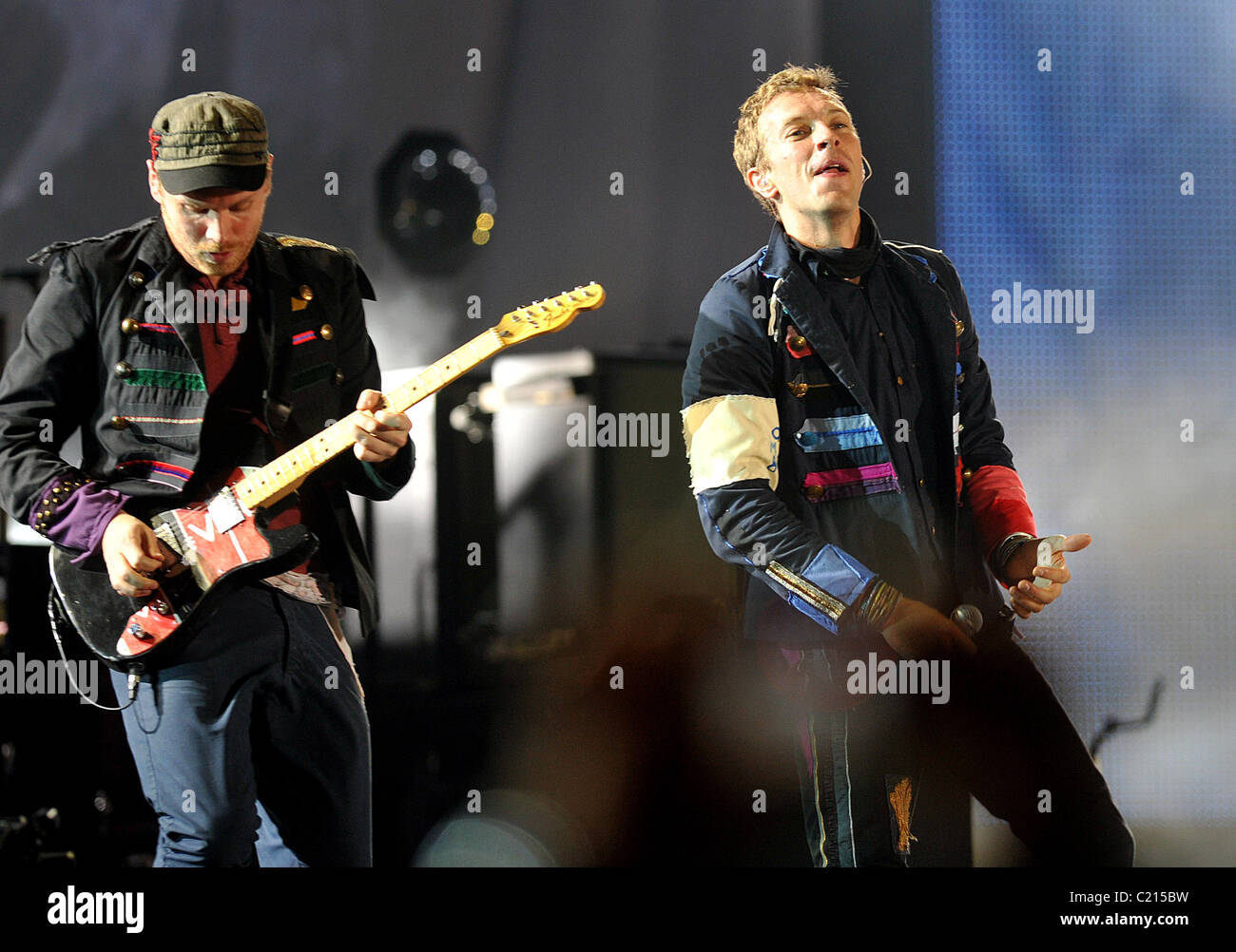 Coldplay Live at the Wembley Stadium promoting last year's album Viva ...
