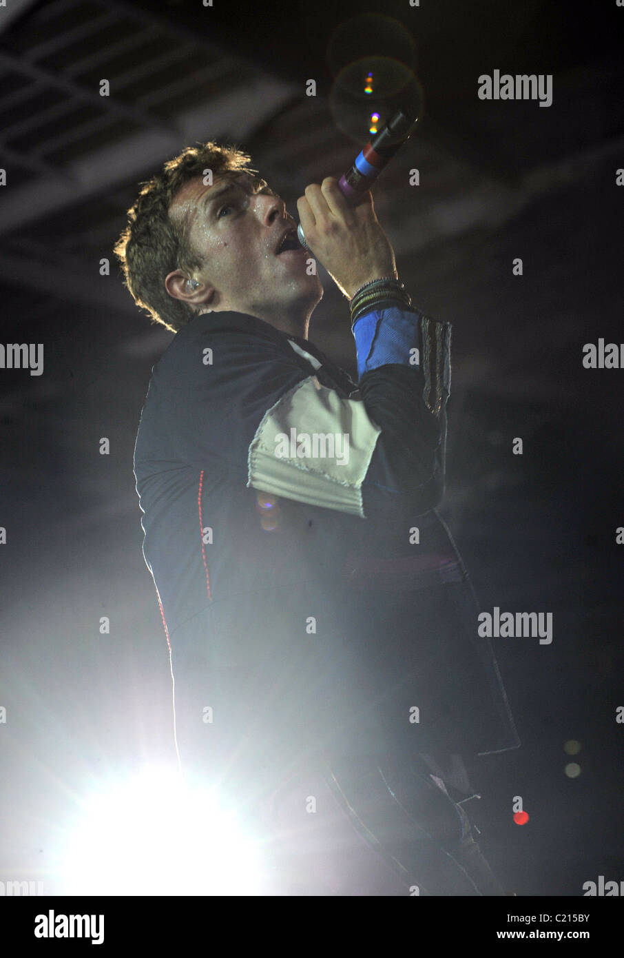 Coldplay Live at the Wembley Stadium promoting last year's album Viva ...