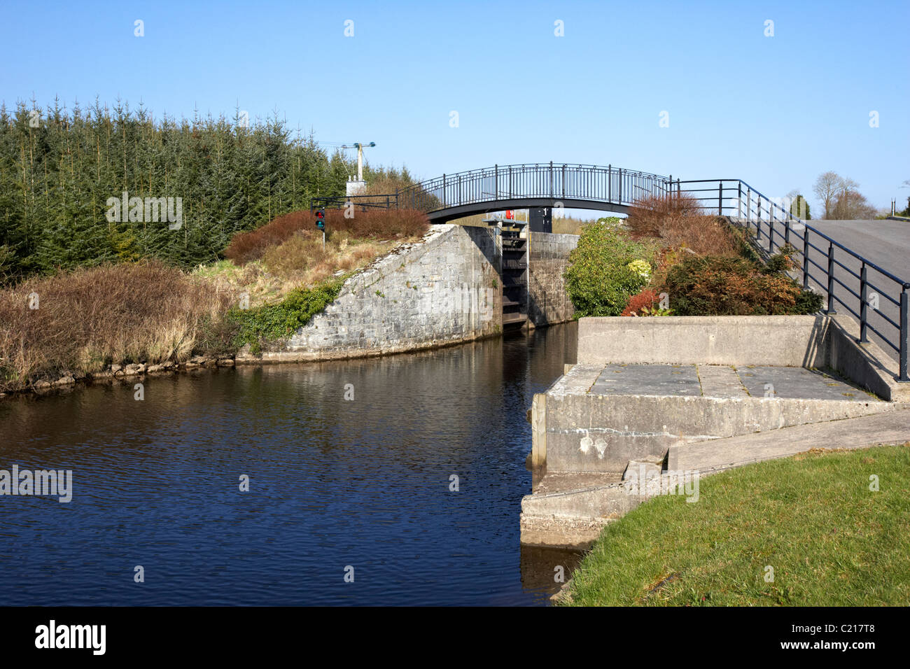 Erne shannon waterway hi-res stock photography and images - Alamy
