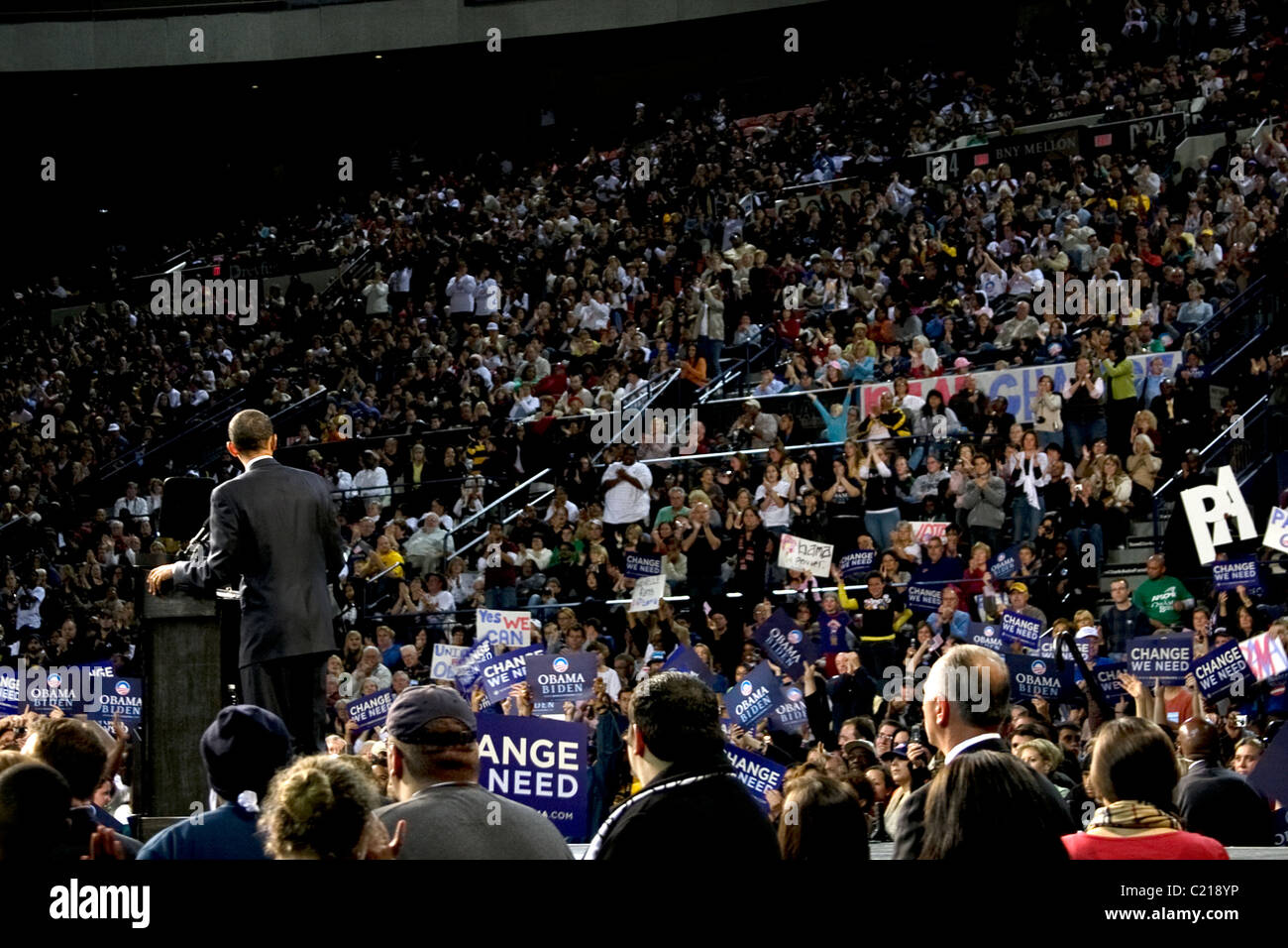 Barack obama election night 2008 hi-res stock photography and images ...