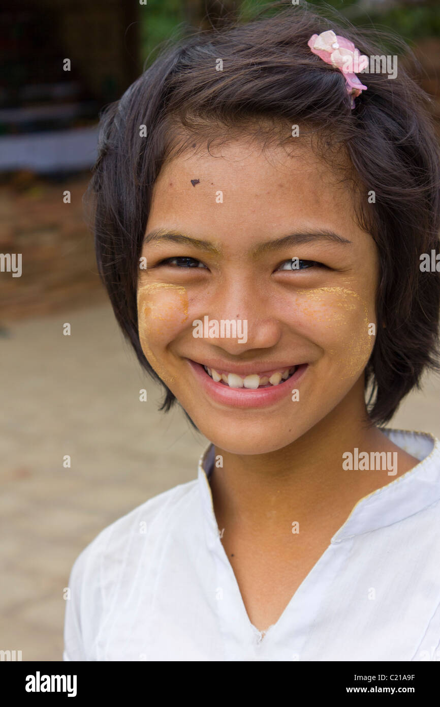 Burmese girl with flower hi-res stock photography and images - Alamy