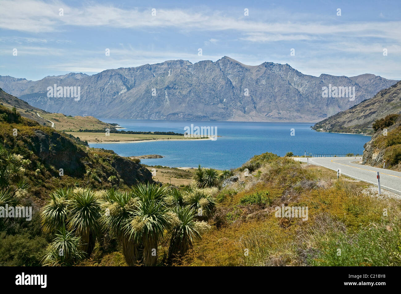 Lake hawea mountains hi-res stock photography and images - Alamy