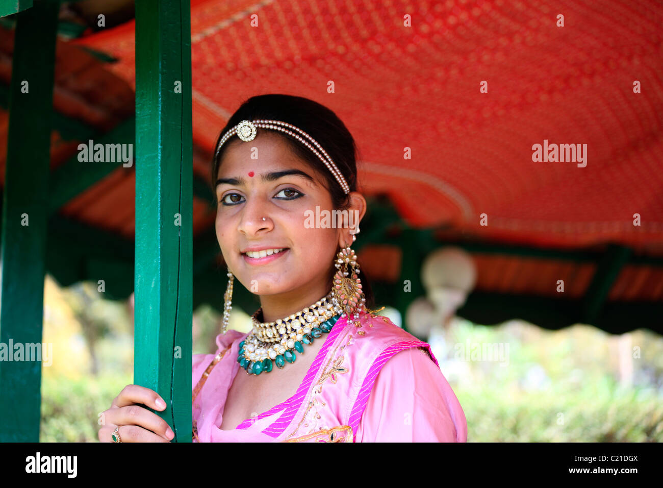 Indian girl in rajasthani dress Stock Photo - Alamy
