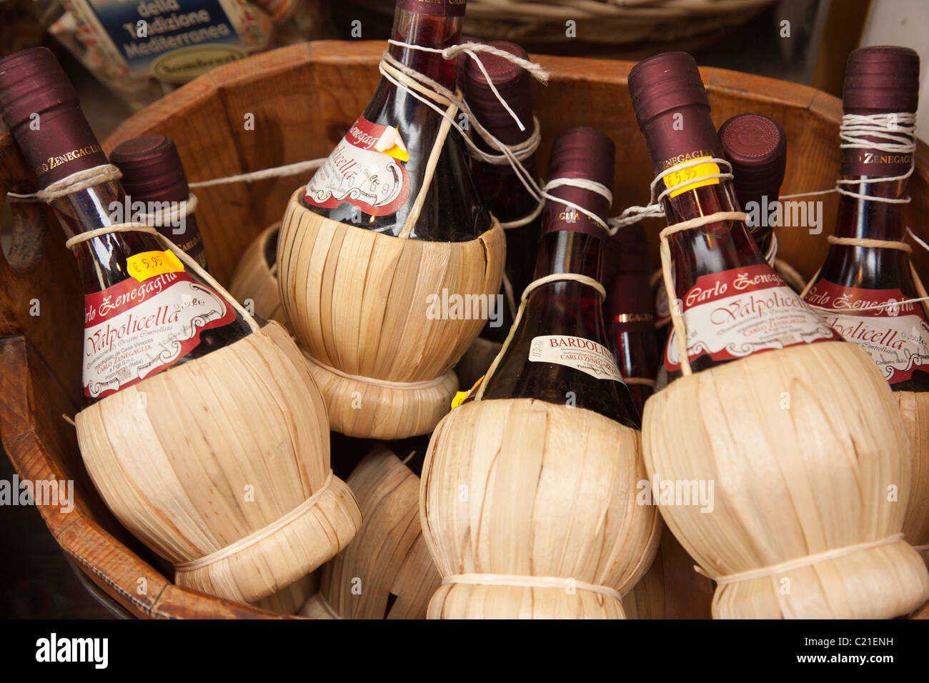 Bottles of italian wine hi-res stock photography and images - Alamy
