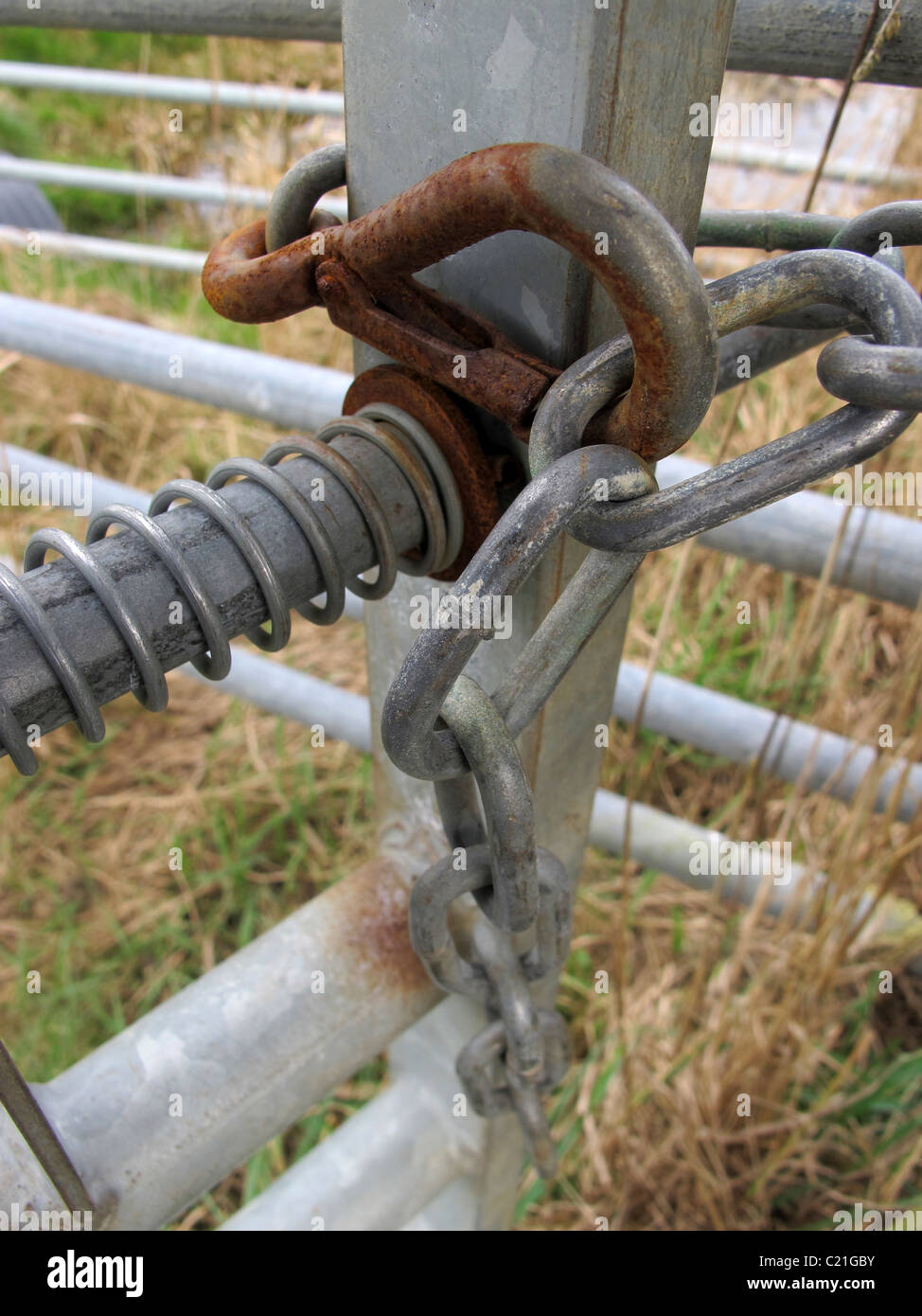 Metal fence containment hi-res stock photography and images - Alamy