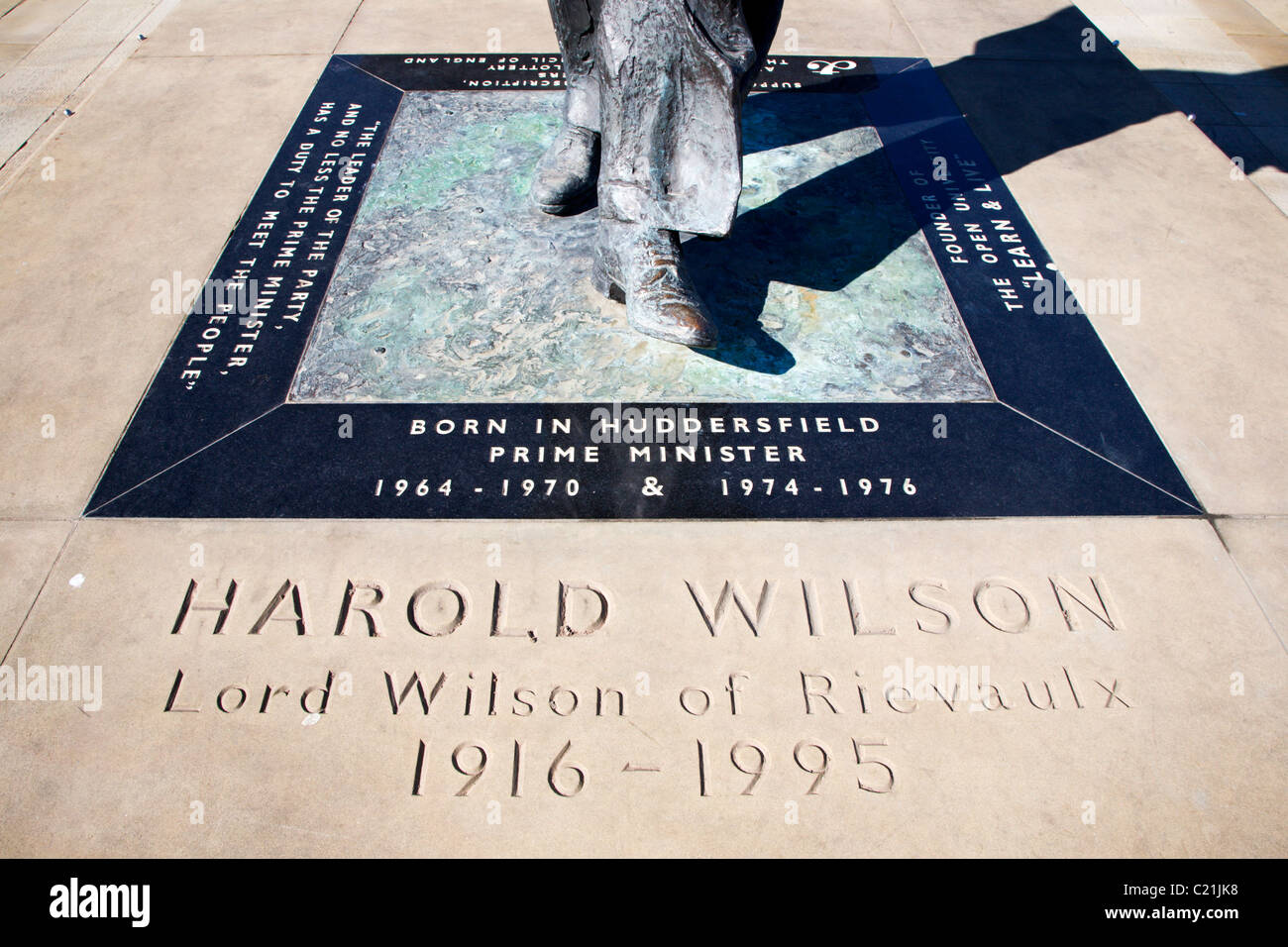 Harold wilson statue plinth huddersfield hi-res stock photography and ...