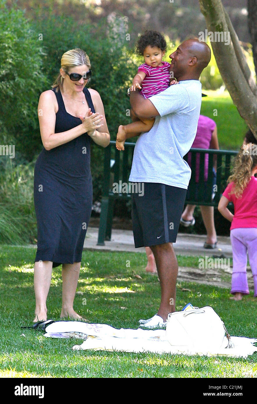 Byron allen wife jennifer lucas hi-res stock photography and images - Alamy