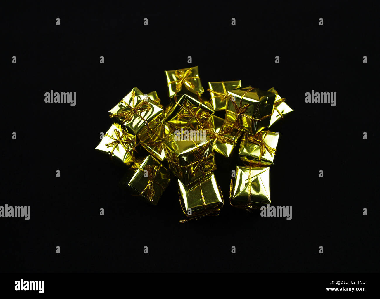 Gold boxes hi-res stock photography and images - Alamy