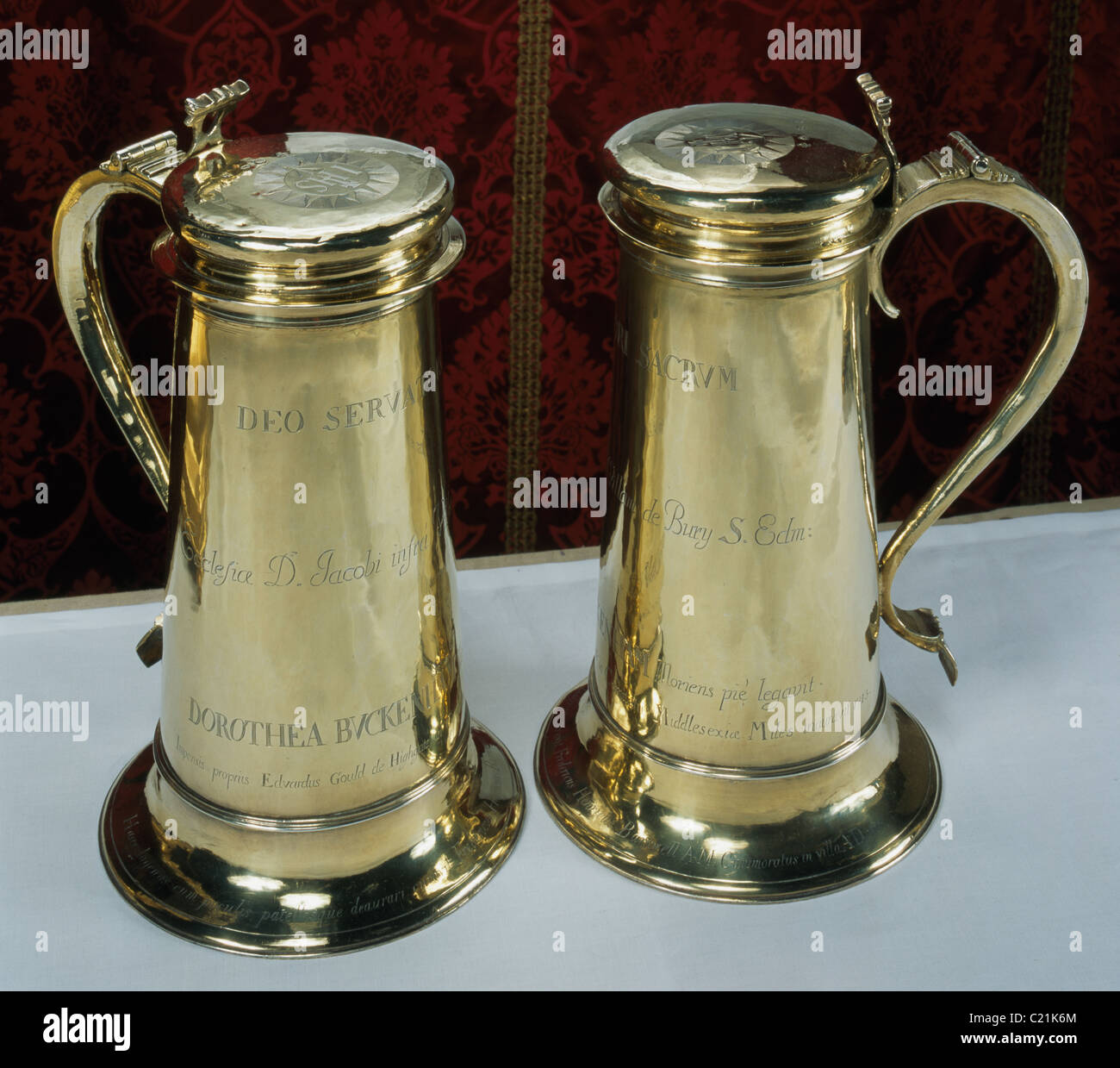 Flagons hi-res stock photography and images - Alamy