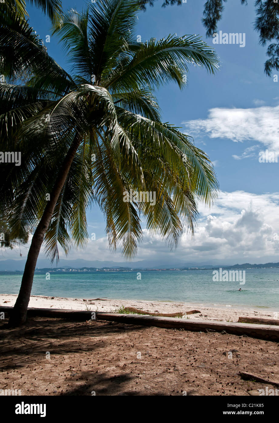 Manukan beach hi-res stock photography and images - Alamy