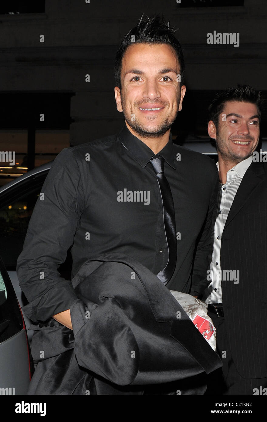 Peter Andre arrives back at his hotel London, England - 05.10.09 Focus ...