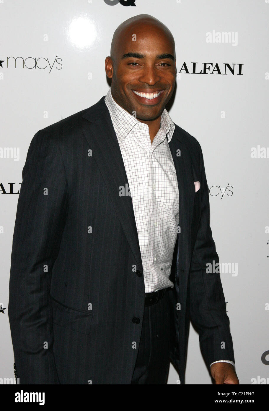 Tiki Barber GQ, Alfani Red and Ne-Yo host a special benefit evening for ...