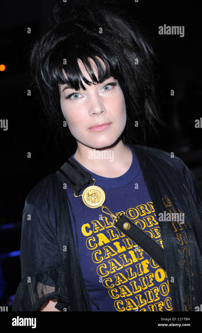 Brisa Roche Paris Fashion Week Spring/Summer 2010 Ready To Wear ...