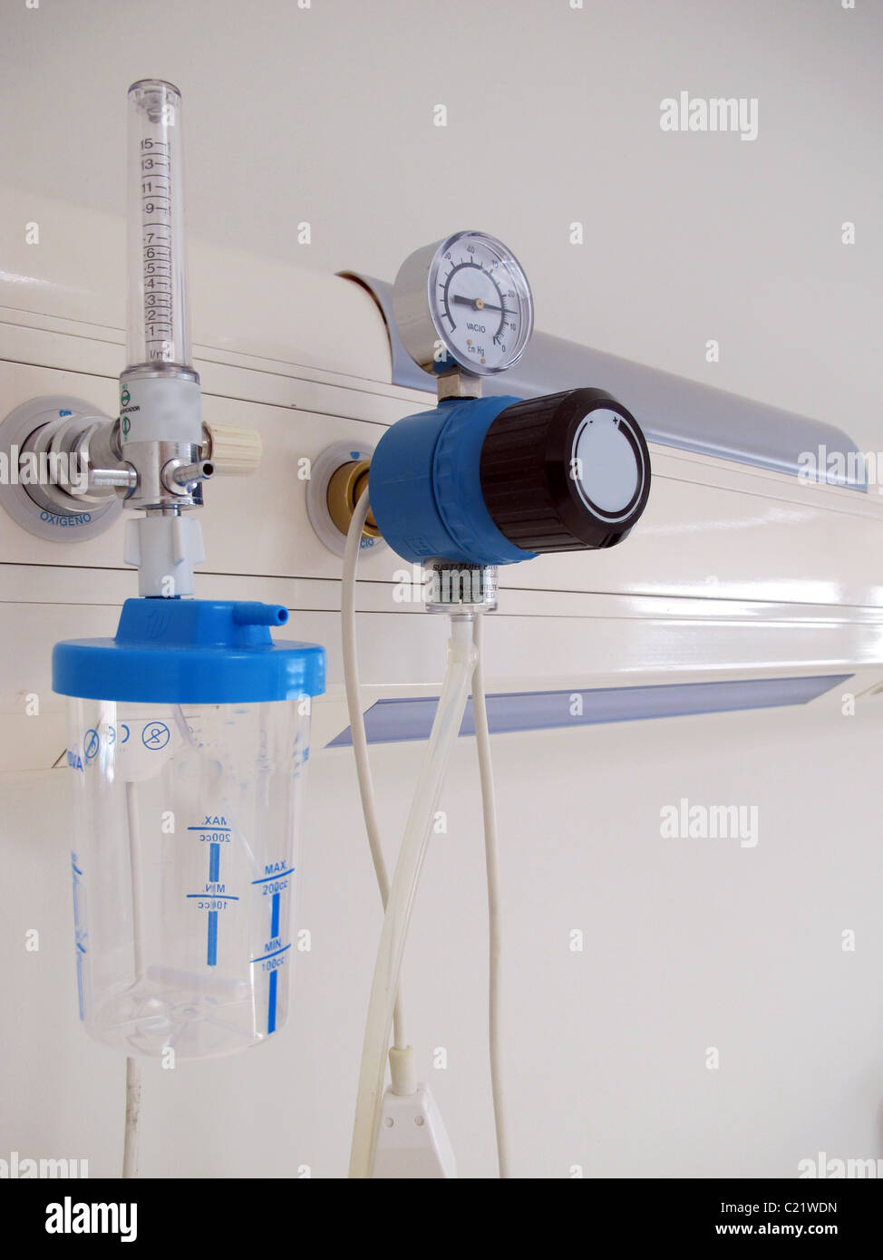 Apparatus of oxygen in a modern hospital Stock Photo - Alamy