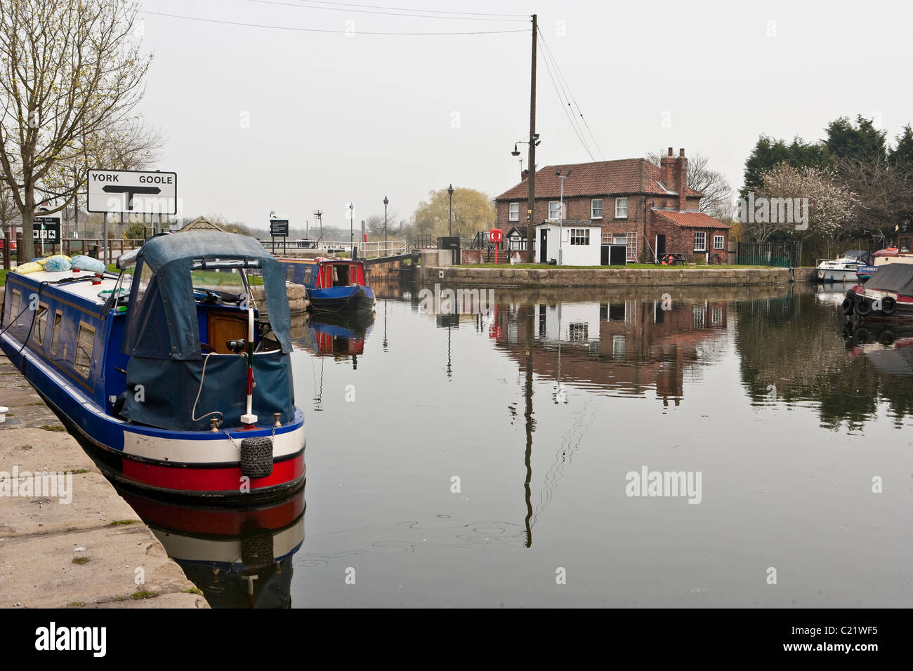 Selby Lock at junction River Ouse, Selby, North Yorkshire Stock Photo ...