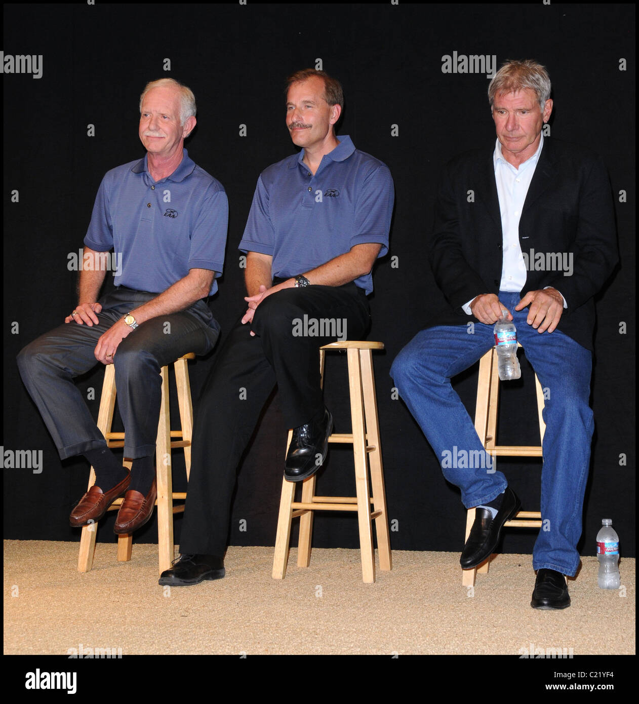 Captain Chesley 'Sully' Sullenberger, First Officer Jeffrey Skiles and ...