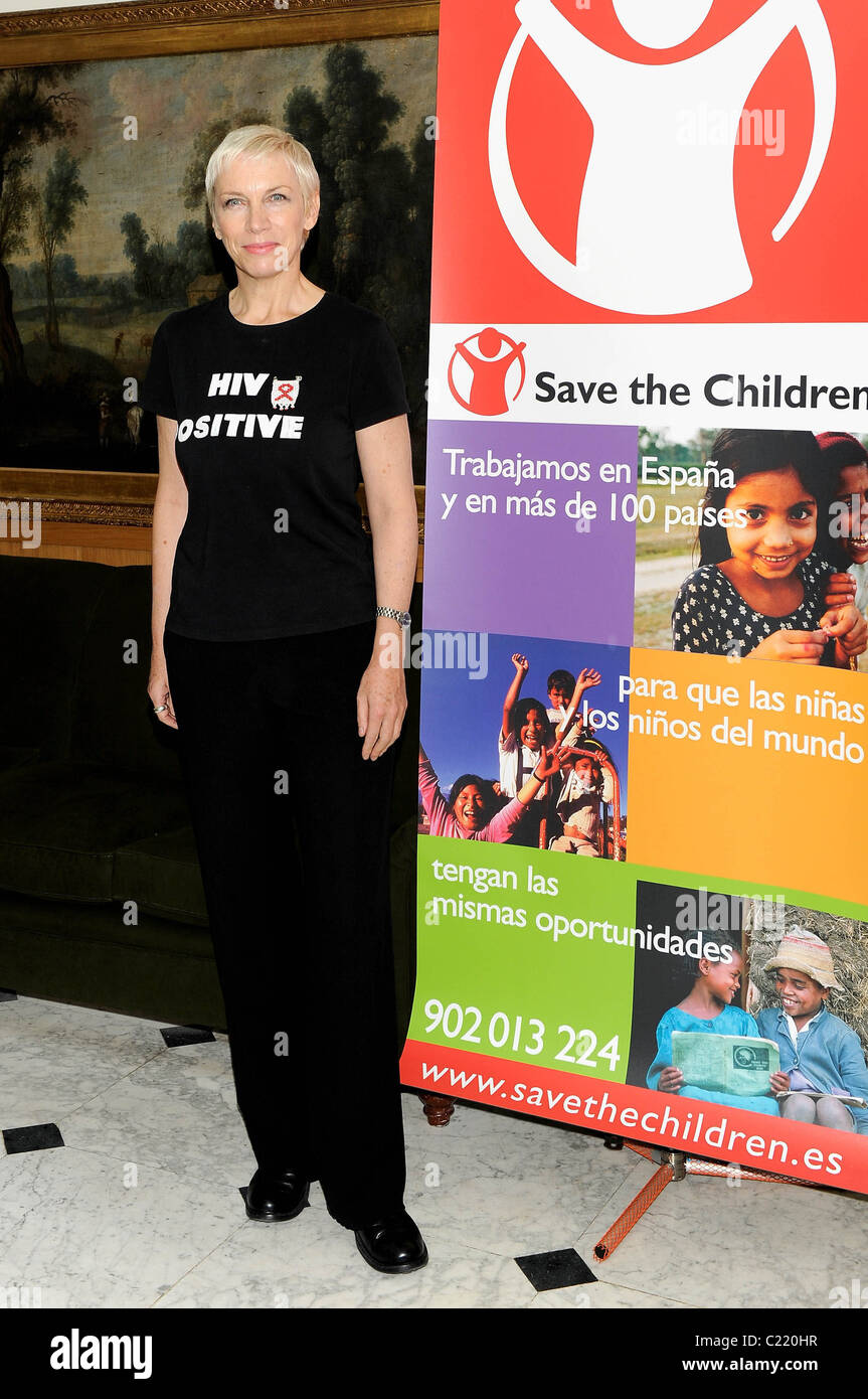 Oxfam Global Ambassador, Annie Lennox Save the Children press ...