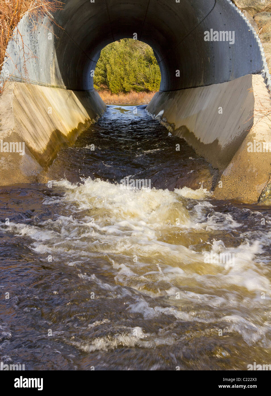 Culvert tunnel hi-res stock photography and images - Alamy