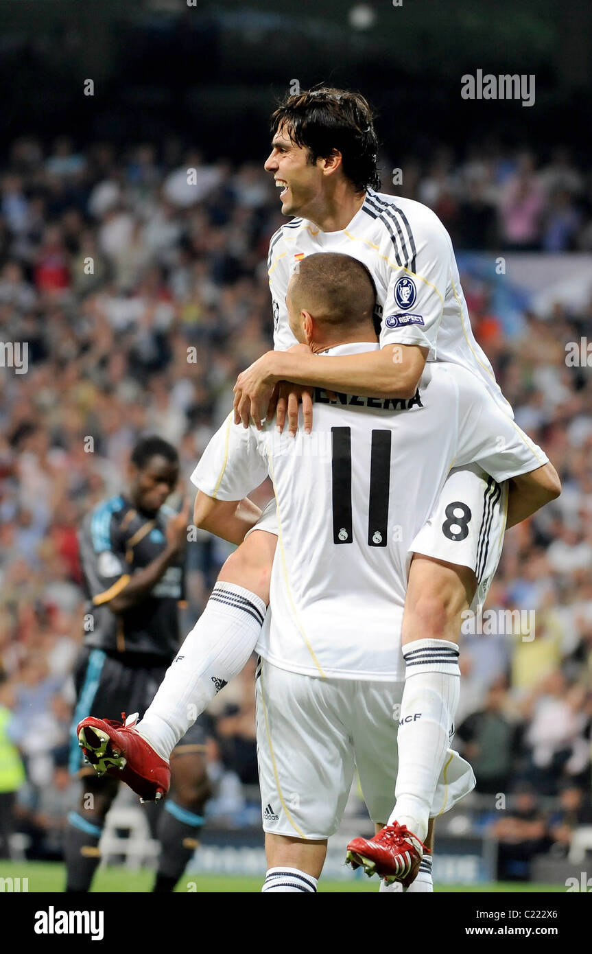 Kaka celebrates with Karim Benzema during the match between Real Madrid ...