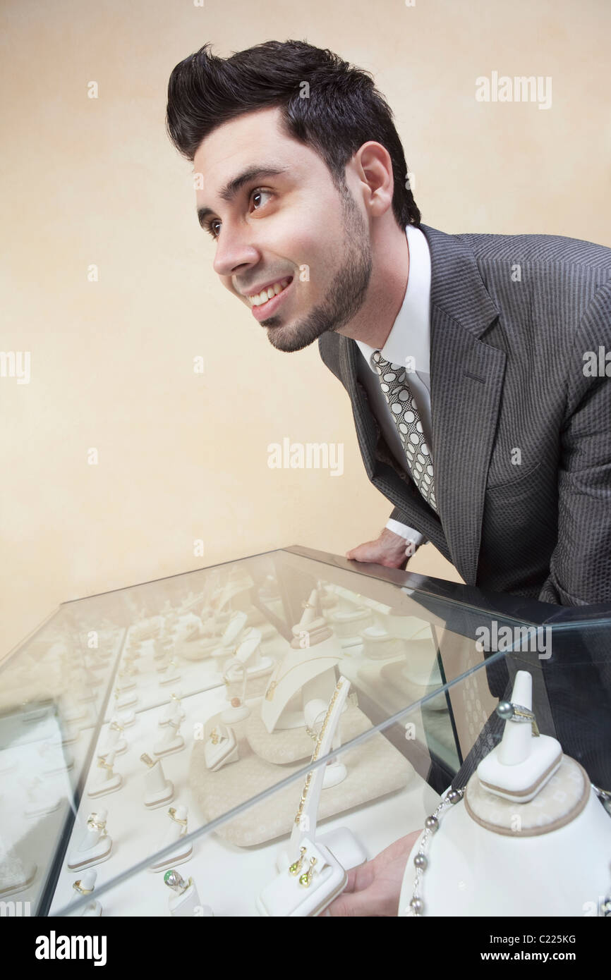 Luxurious shop hi-res stock photography and images - Alamy