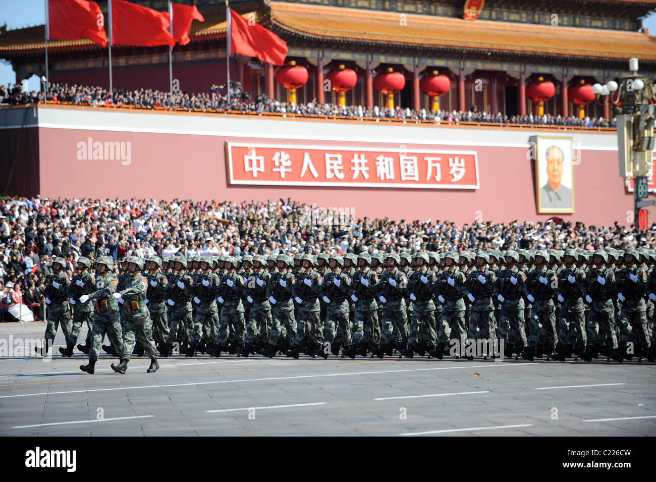 Soldiers from the Chinese People`s Liberation Army march past Tian ...