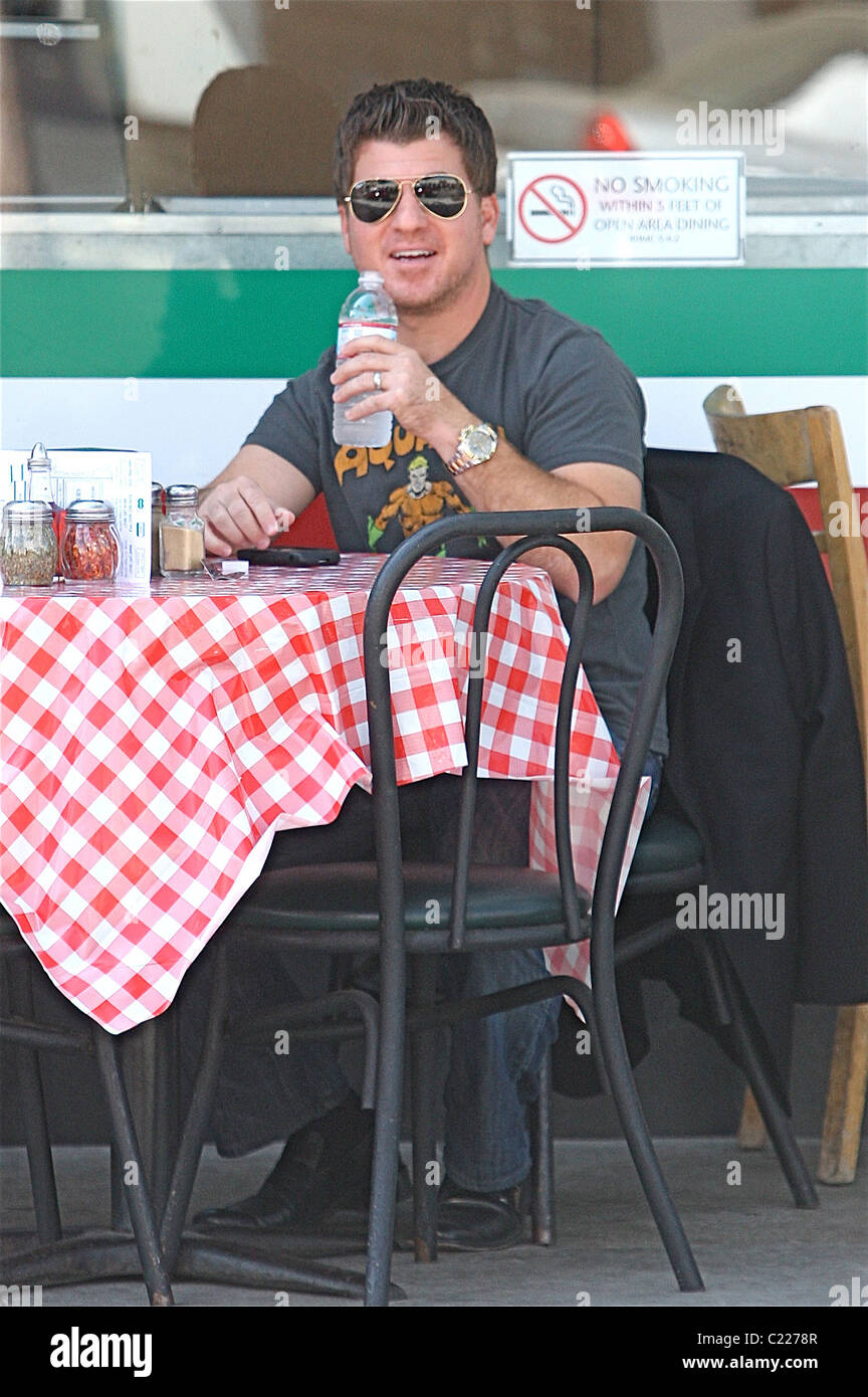 Jason Hervey stops for lunch at a pizzeria in Beverly Hills Los Angeles ...