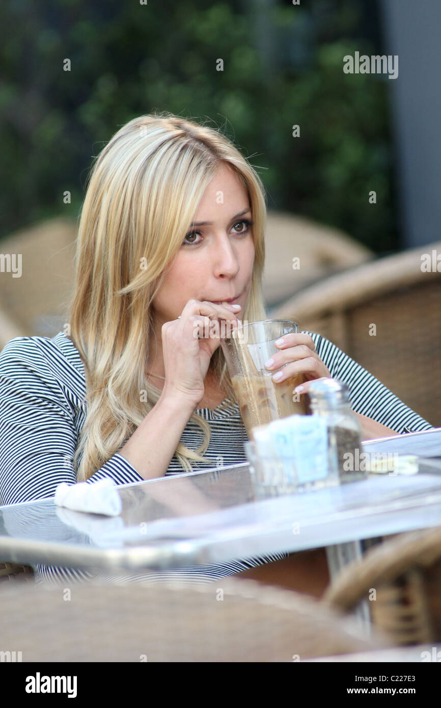 Kristin Cavaleri filming on the set of 'The Hills' in Orso restaurant ...