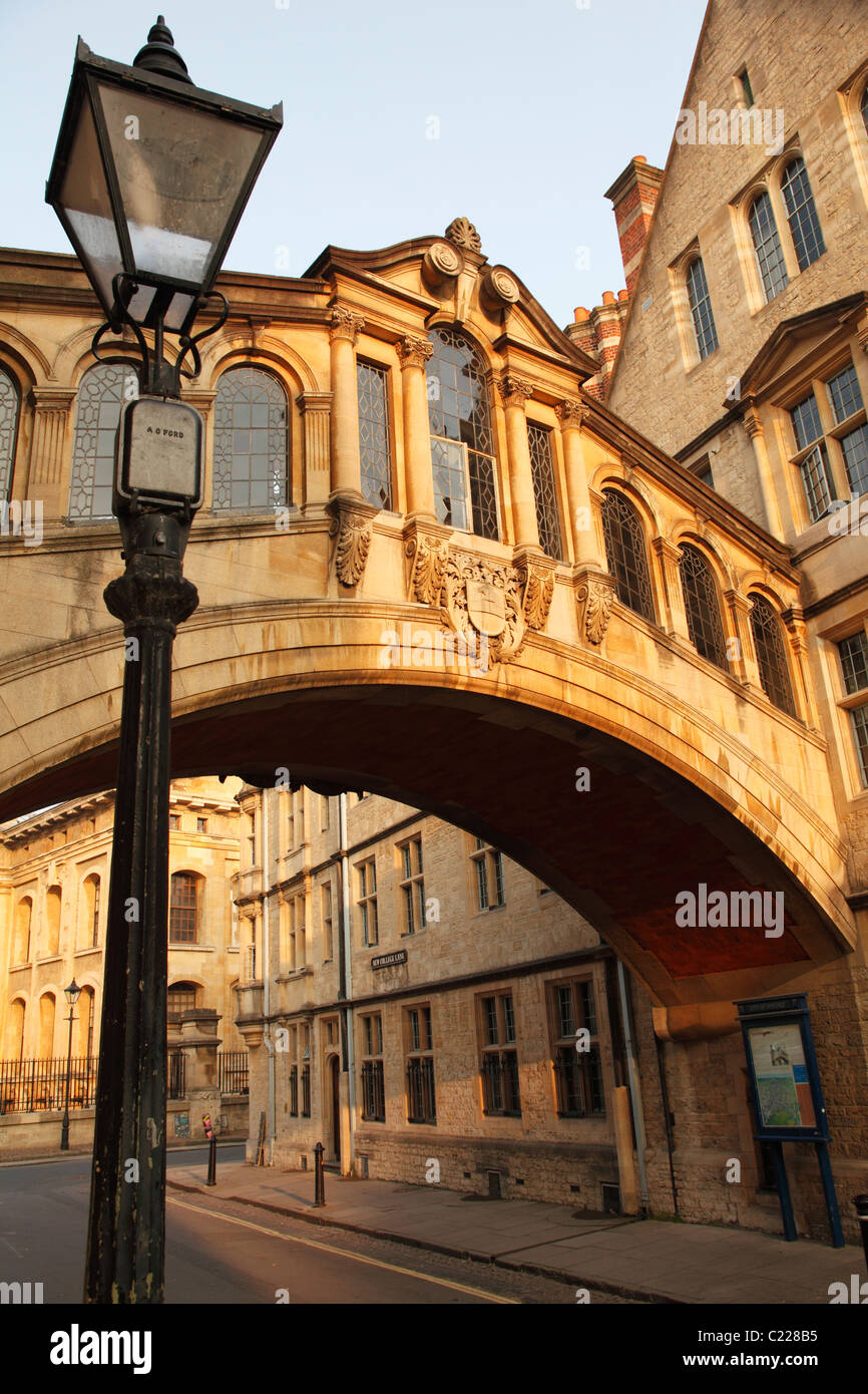 Oxford bridge of sighs sunlight hi-res stock photography and images - Alamy