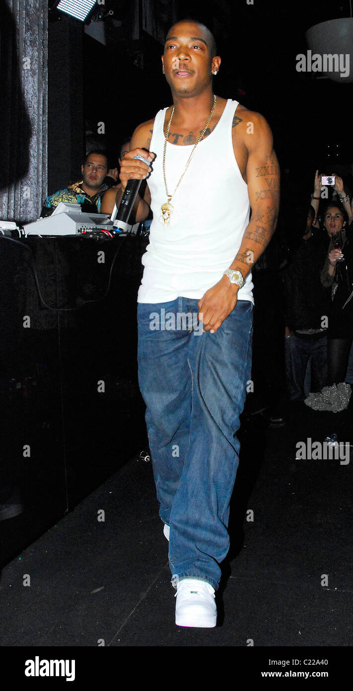 Rapper Ja Rule performing live at the 3p4 club in Sao Paulo. Sao Paulo ...