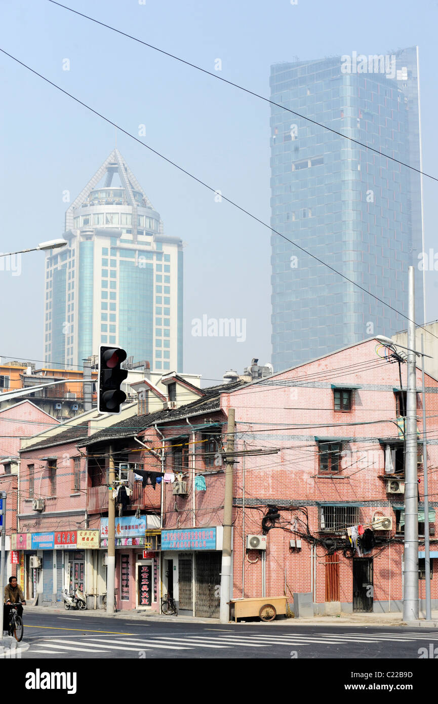 Shanghai slum hi-res stock photography and images - Alamy