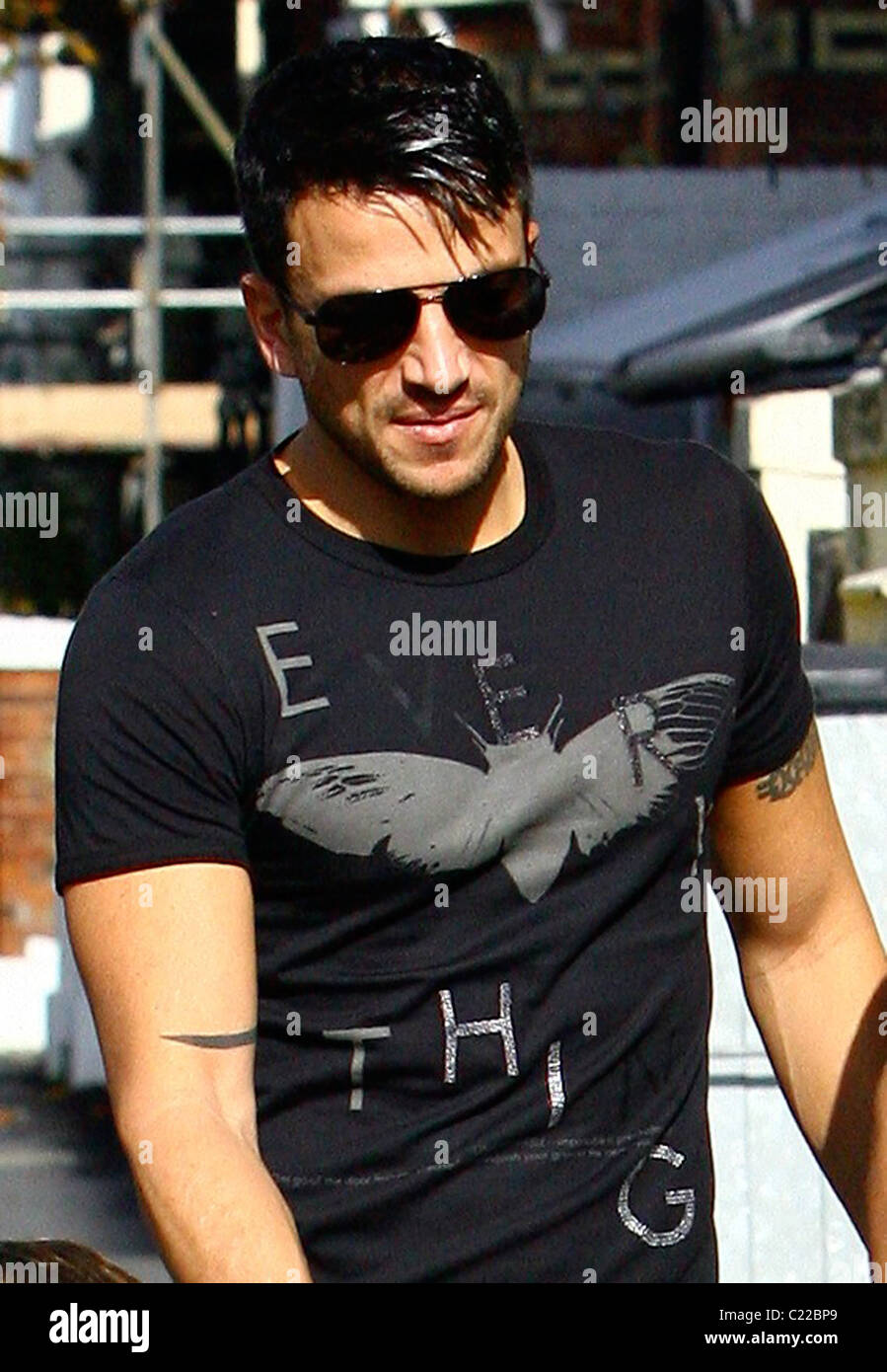 Peter Andre on his way to lunch at Toplinos restaurant with model ...