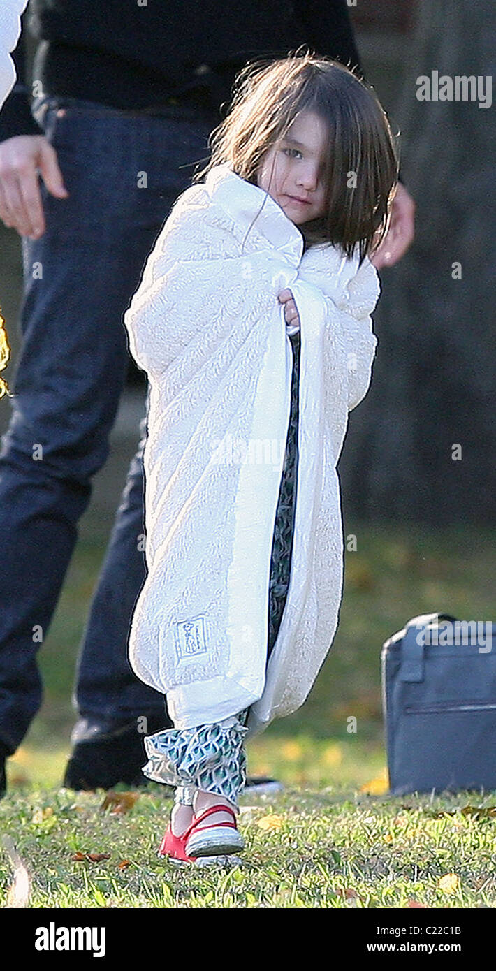 Suri Cruise Tom Cruise and Katie Holmes take their daughter Suri to a ...