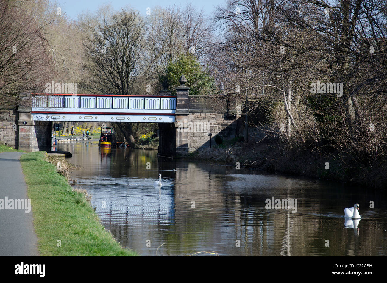 Part of the Union Canal near the centre of Edinburgh, Scotland Stock ...