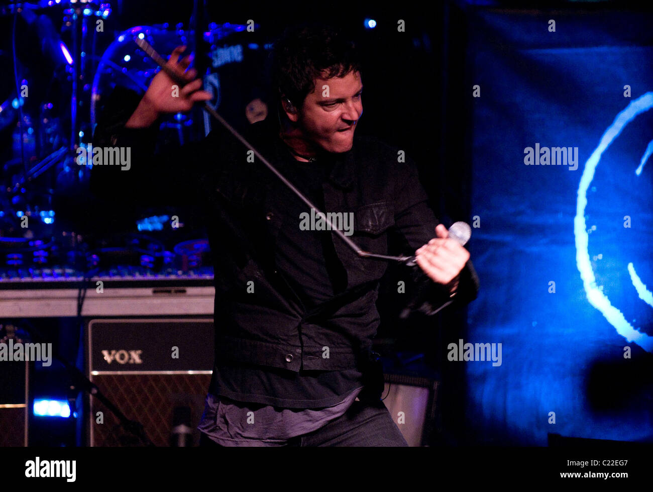 Stephan Jenkins Third Eye Blind performing at Revolution Live Fort ...